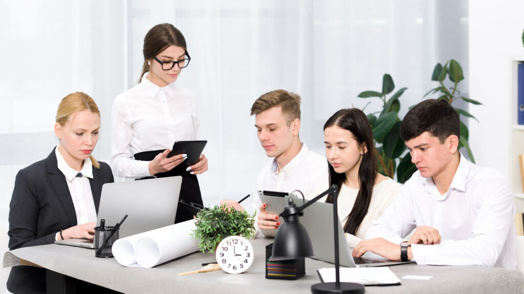 40 Expert Tips to Improve Call Center AHT